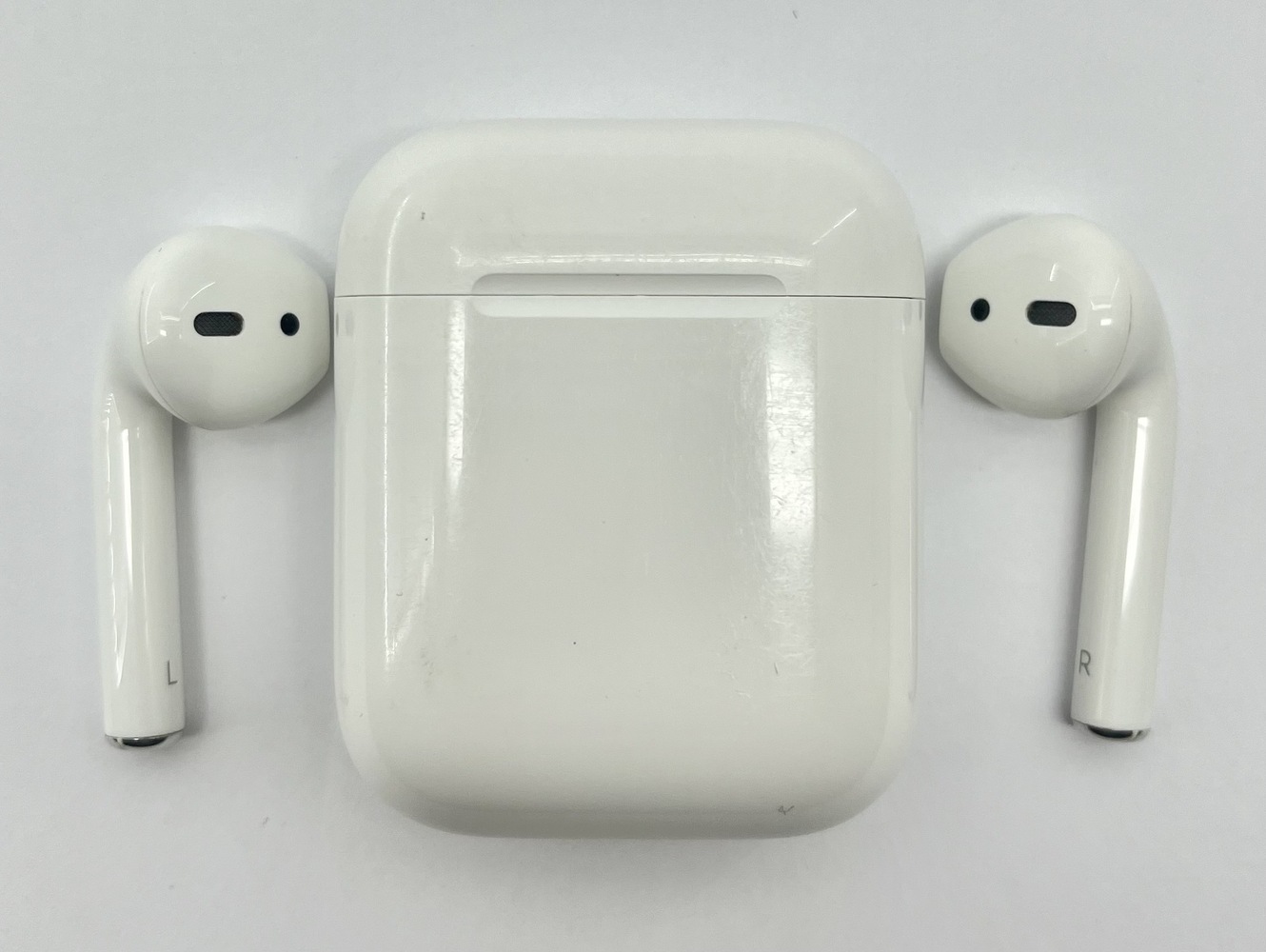 Apple AirPods 1st Gen Headphones- A1523 | Heartland Pawn & Jewelry