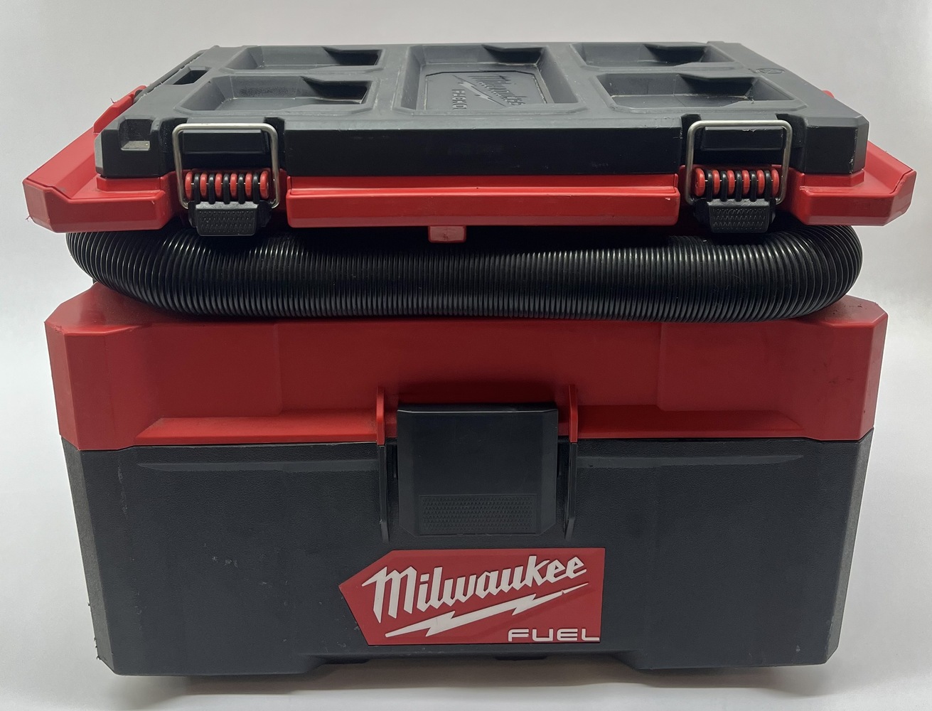 Milwaukee 0970-20 M18 Fuel Packout 2.5 Gallon Wet/Dry Vacuum- Tool Only ...