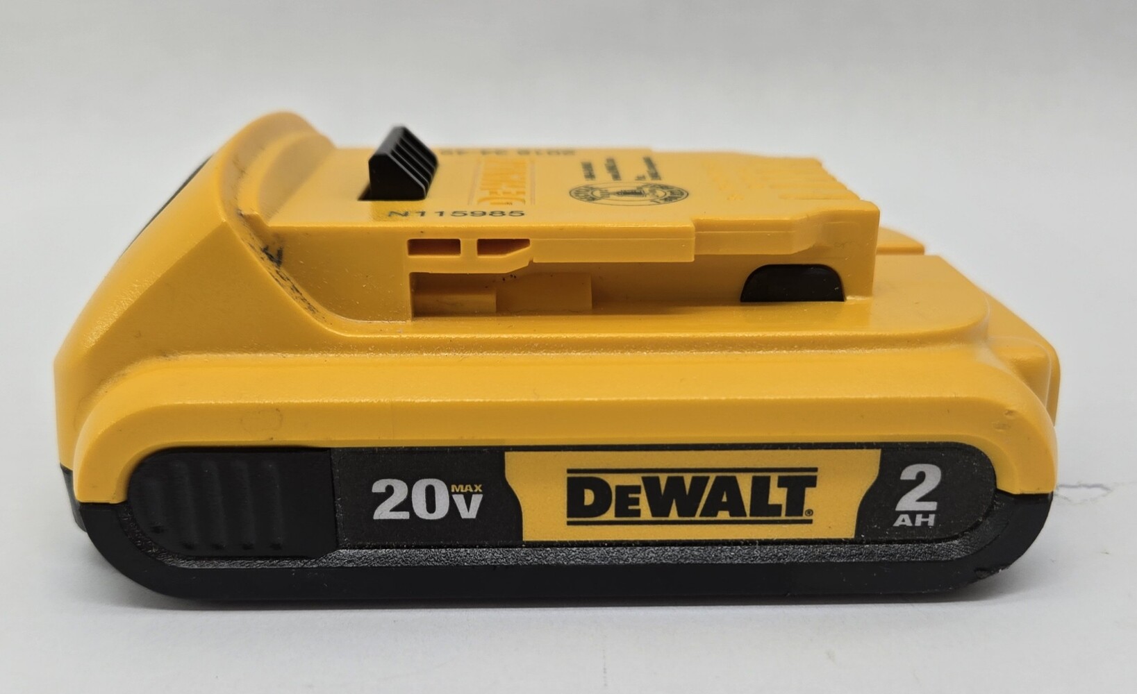 Dewalt DCB203 Lithium-Ion 20V 2.0Ah Battery Pack | Heartland Pawn & Jewelry