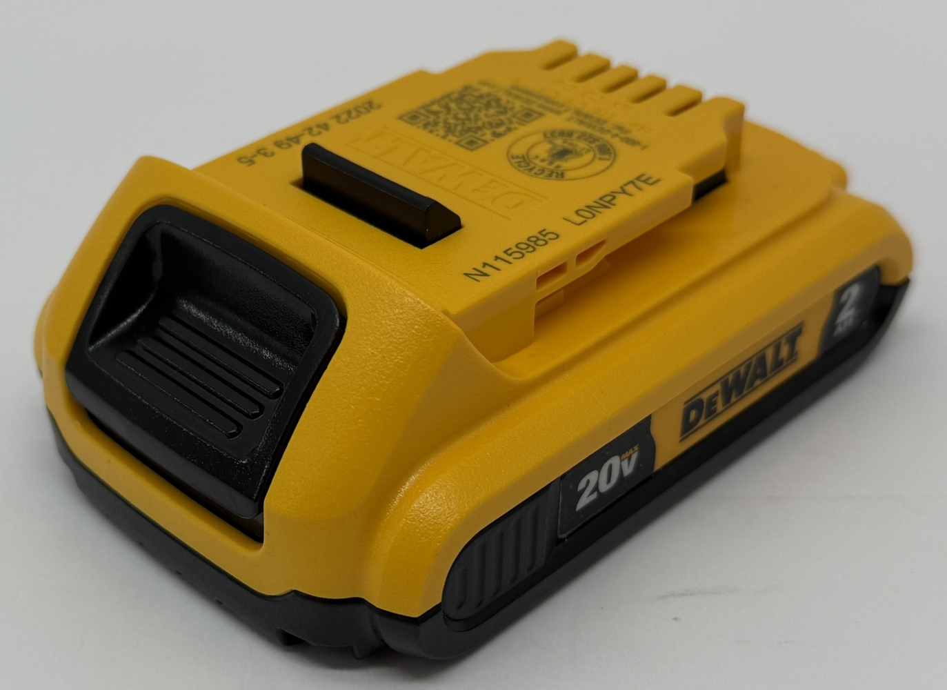 DEWALT DCB203 20V MAX Compact Lithium-Ion 2.0Ah Battery | Heartland ...