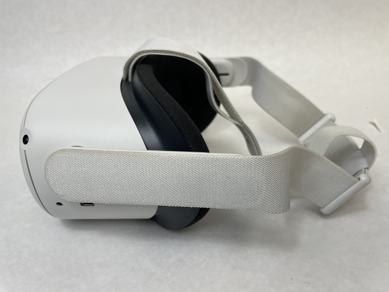 Meta Quest 2 VR Headset W/Hand Controllers - 128GB | Heartland Pawn ...