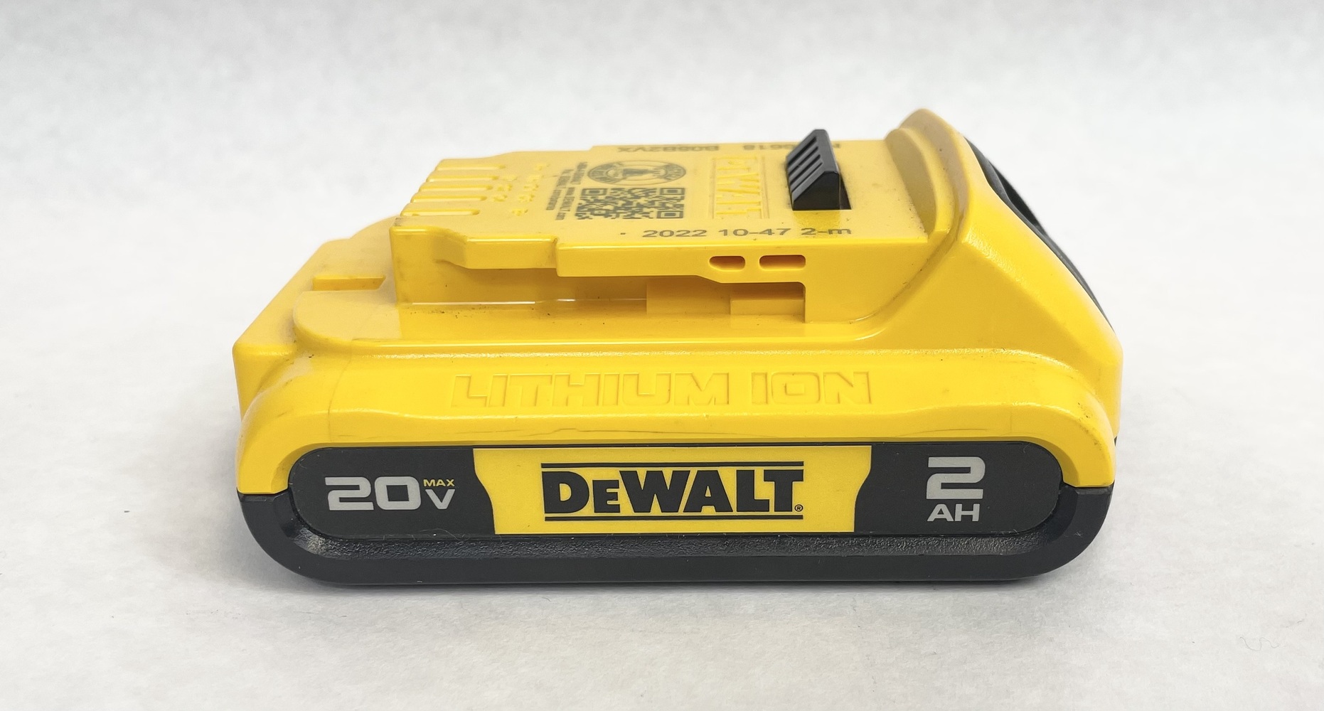 Dewalt DCB203 2Ah 20V Max Battery | Heartland Pawn & Jewelry
