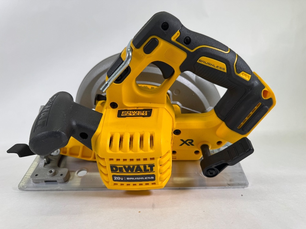 Dewalt DCS574 7-1/4 in. Cordless Power Detect Circular Saw - TOOL ONLY ...
